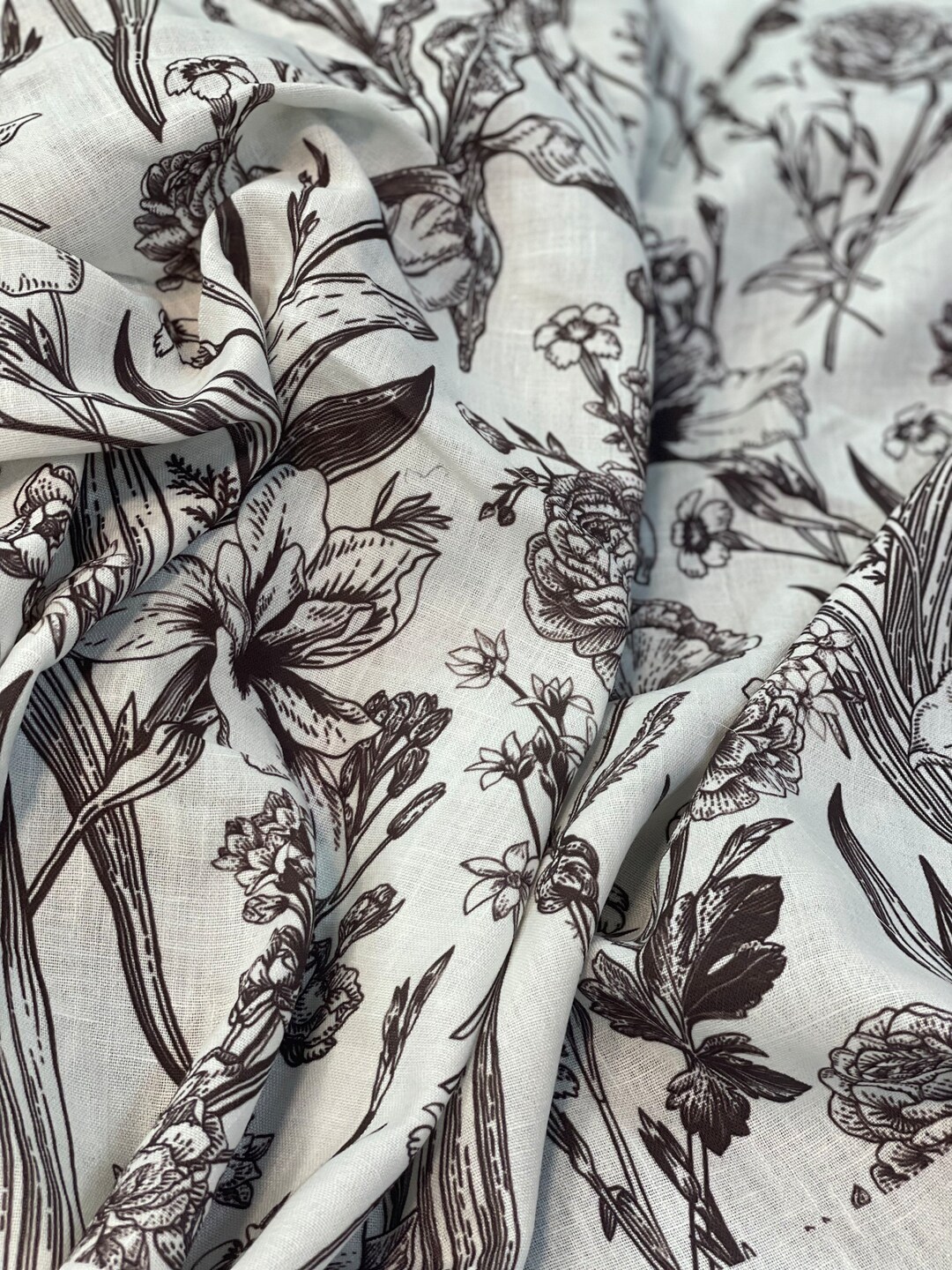 Floral Patterned Linen Fabric is Suitable for Use in Both Home Textile ...