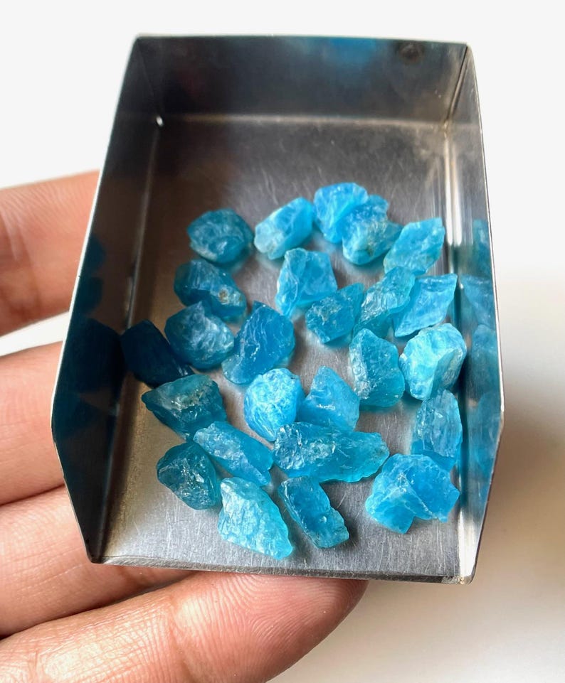 25 Neon Blue Apatite Raw Rough Gemstones (7-10 MM) - Etsy
