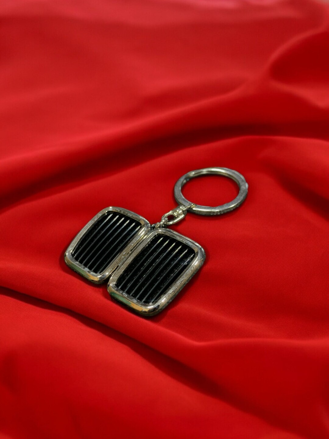 BMW E30 Grill Model Keychain - Etsy