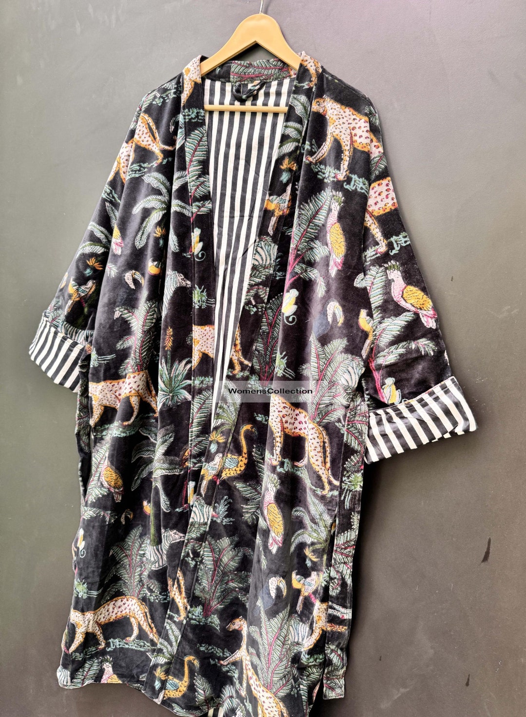 Black Jungle Print Velvet Kimono Robes, Morning Tea Velvet Coat ...
