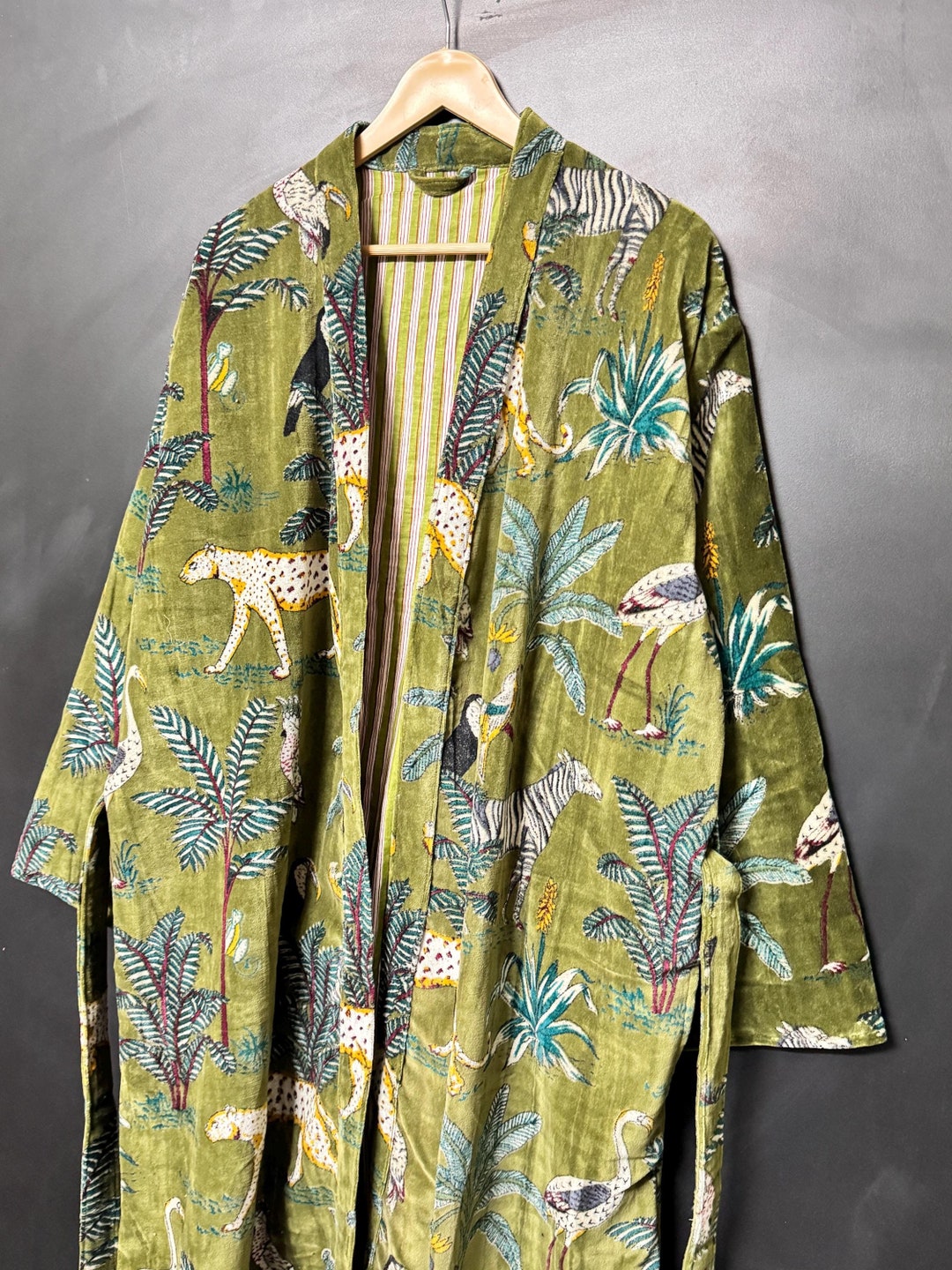 Green Jungle Print Velvet Kimono Robes, Morning Tea Velvet Coat ...