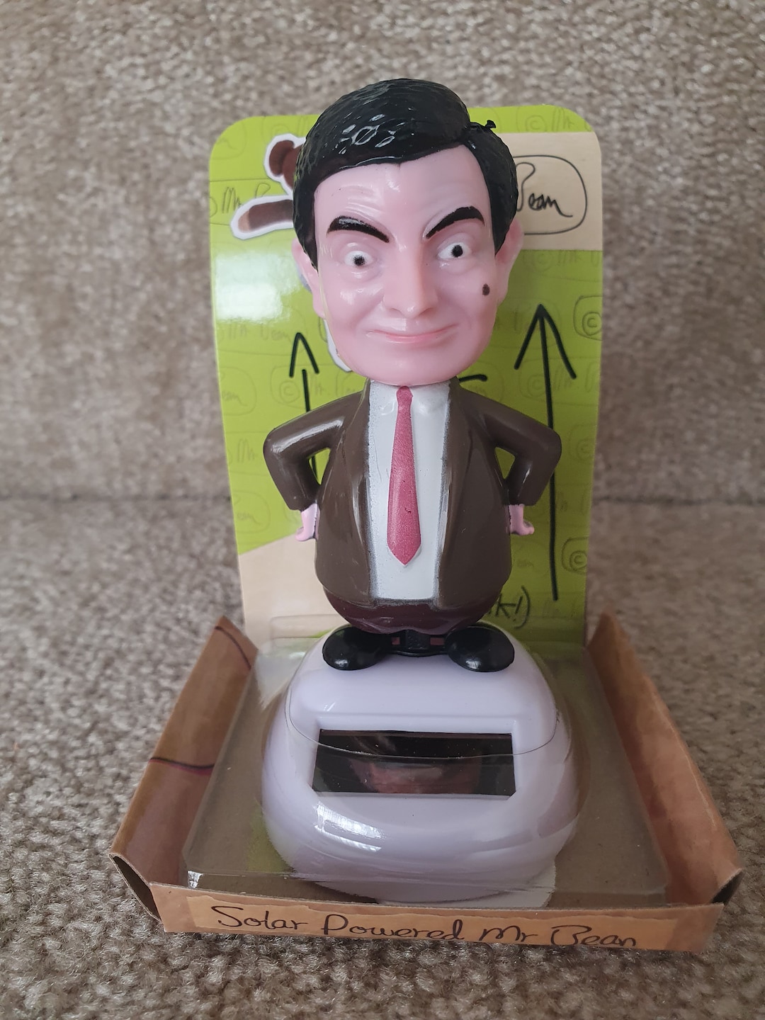 Dancing Mr Bean Solar Pal 4"/10cm (no Batteries Required) Dances Away ...