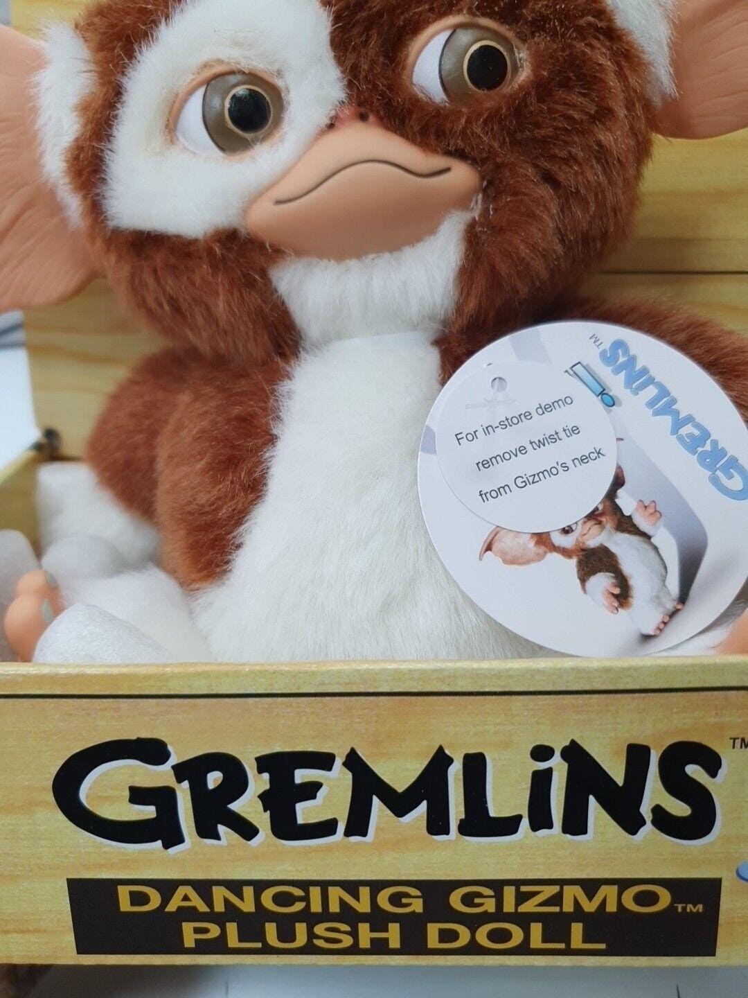 NECA Gizmo Plush Toy Gremlins Singing & Dancing With Sound Mogwai Soft ...