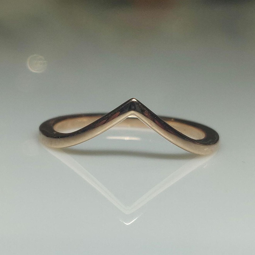 14K Solid Gold V Shape Wedding Band | Dainty Gold Ring for Her ...