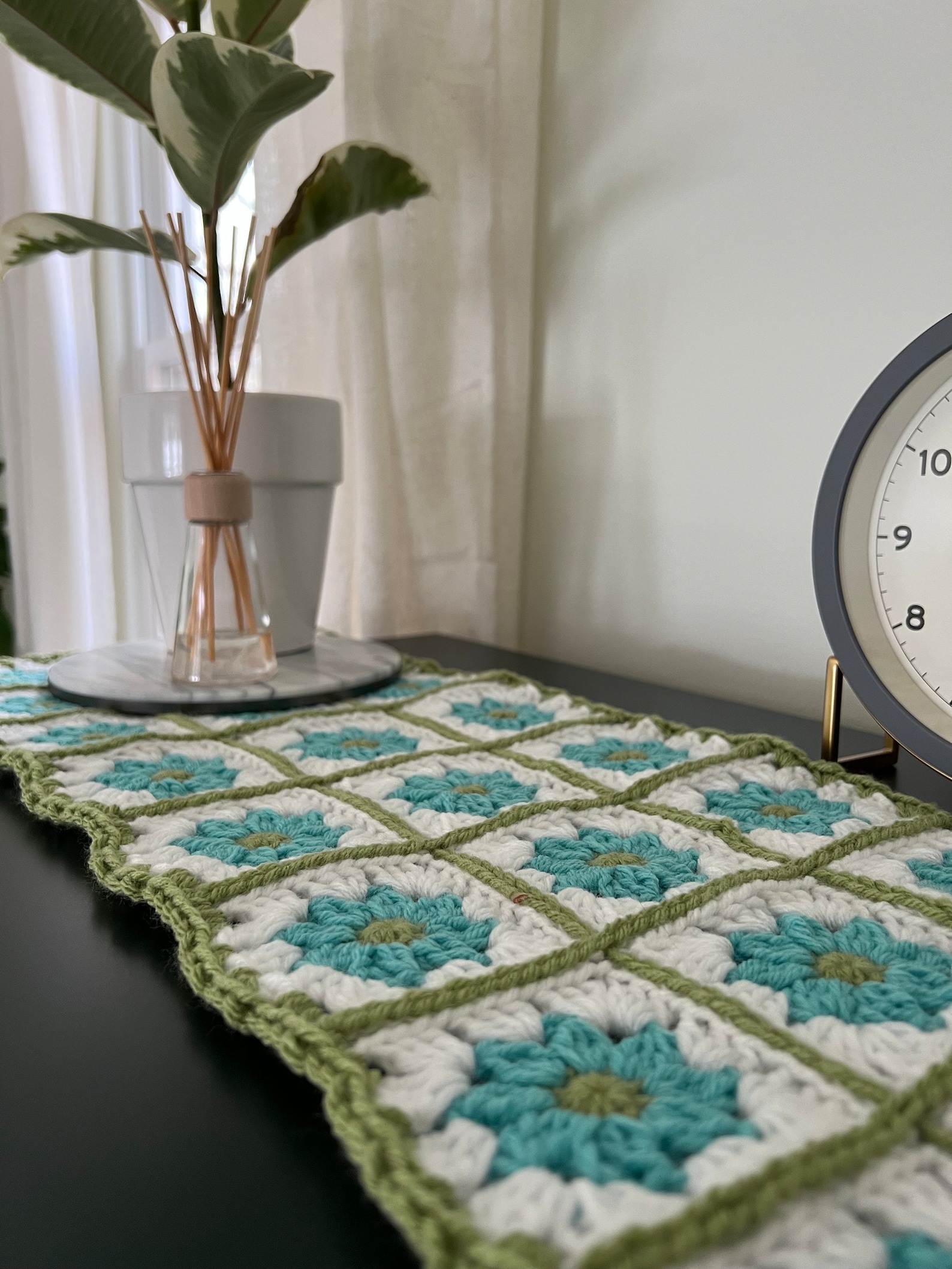 CROCHET PATTERN Daisy Granny Square Table Runner Crochet - Etsy UK