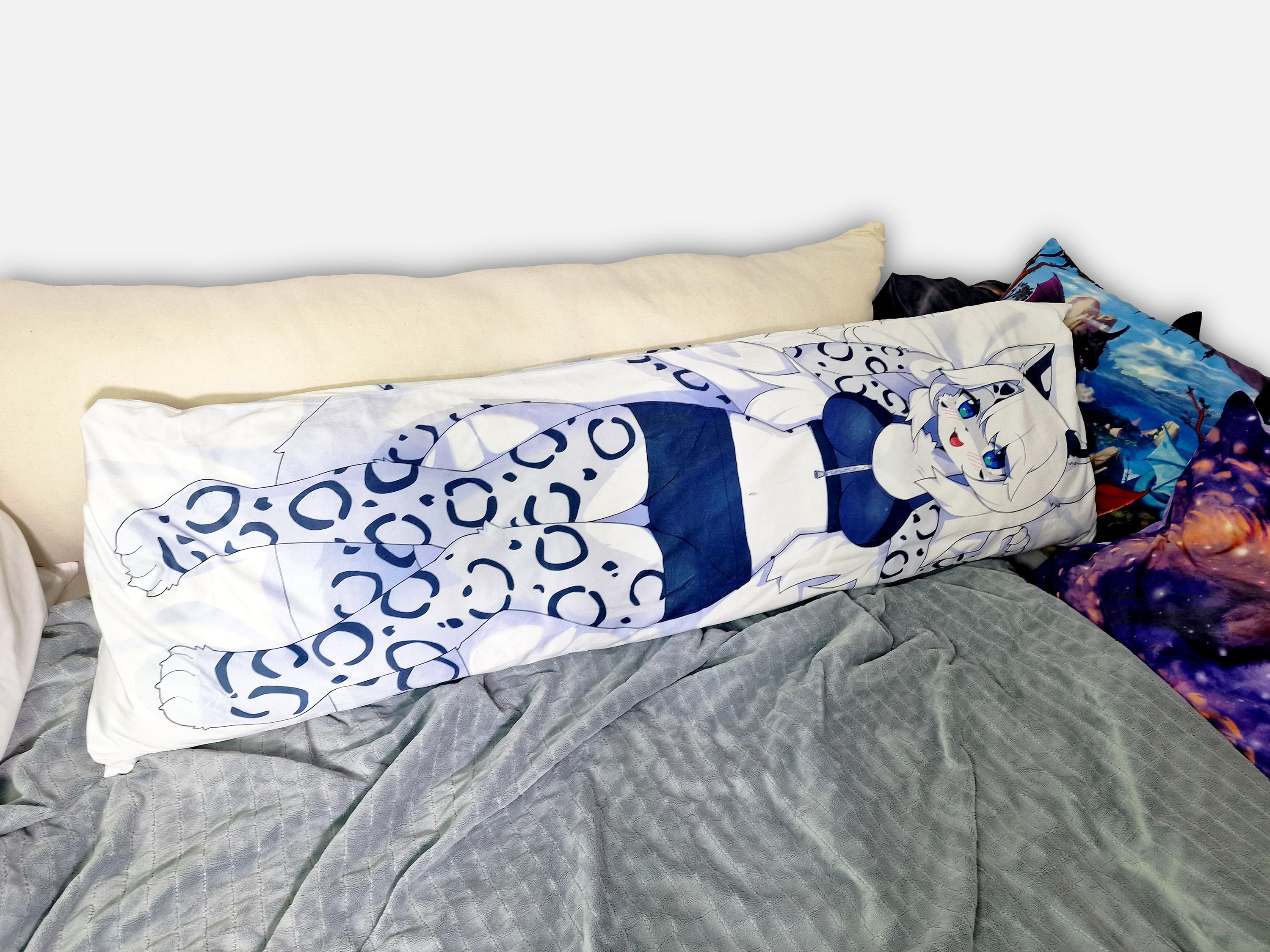 Furry Daki Sleeva - Art by Dev_voxy - the White and Gray Snow Leopard ...