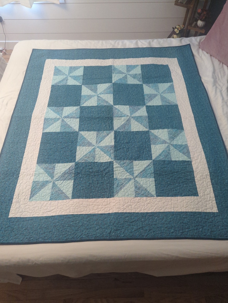 Blue and White Pinwheel Quilt - Etsy