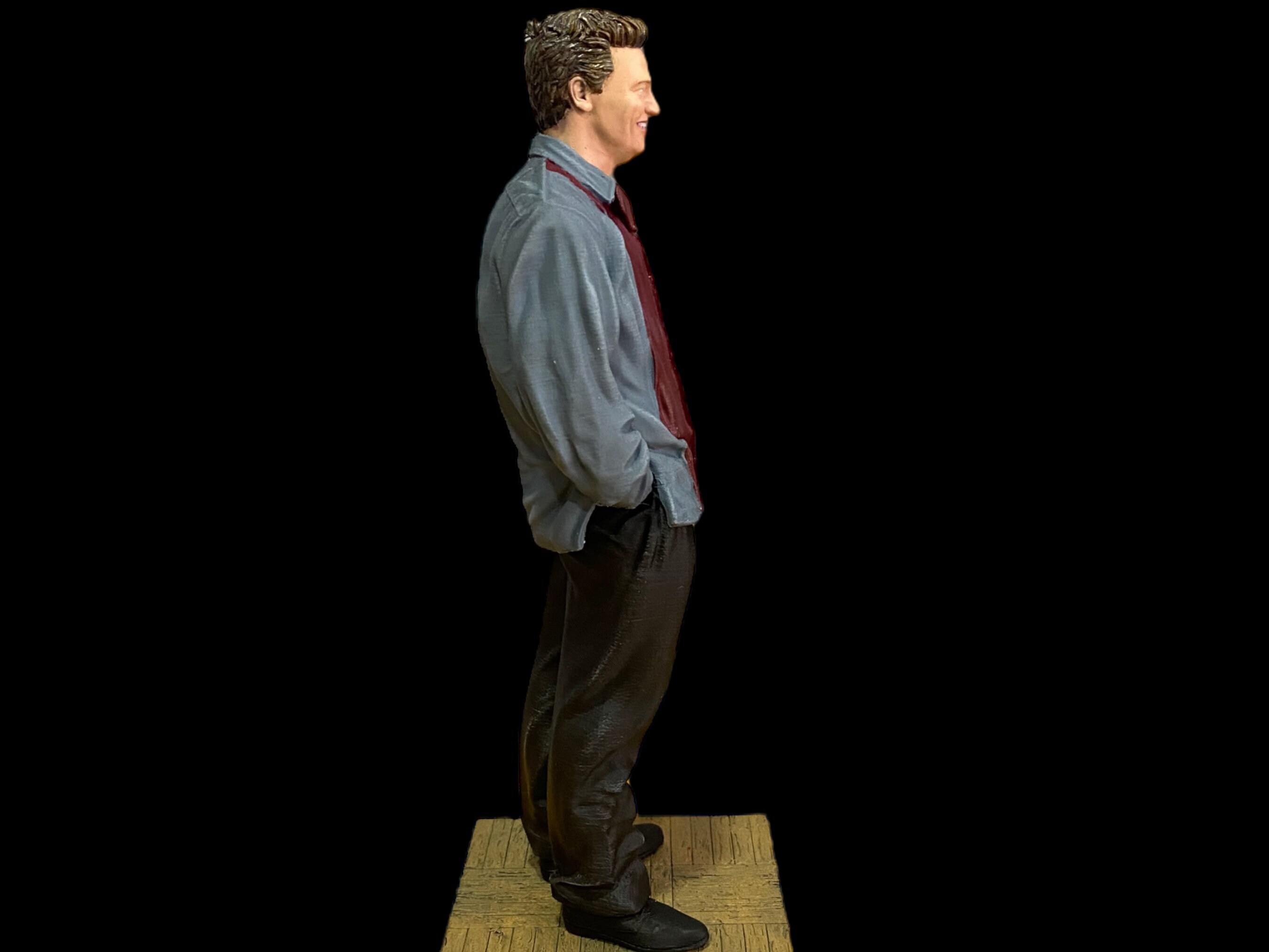 Chandler Bing Statue | Friends Statue | Matthew Perry Statue | Friends ...