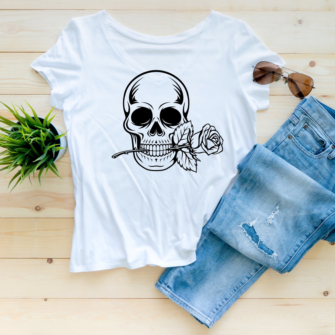 Skull Rose SVG Skull Biting Rose SVG Skull T-shirt Rose - Etsy