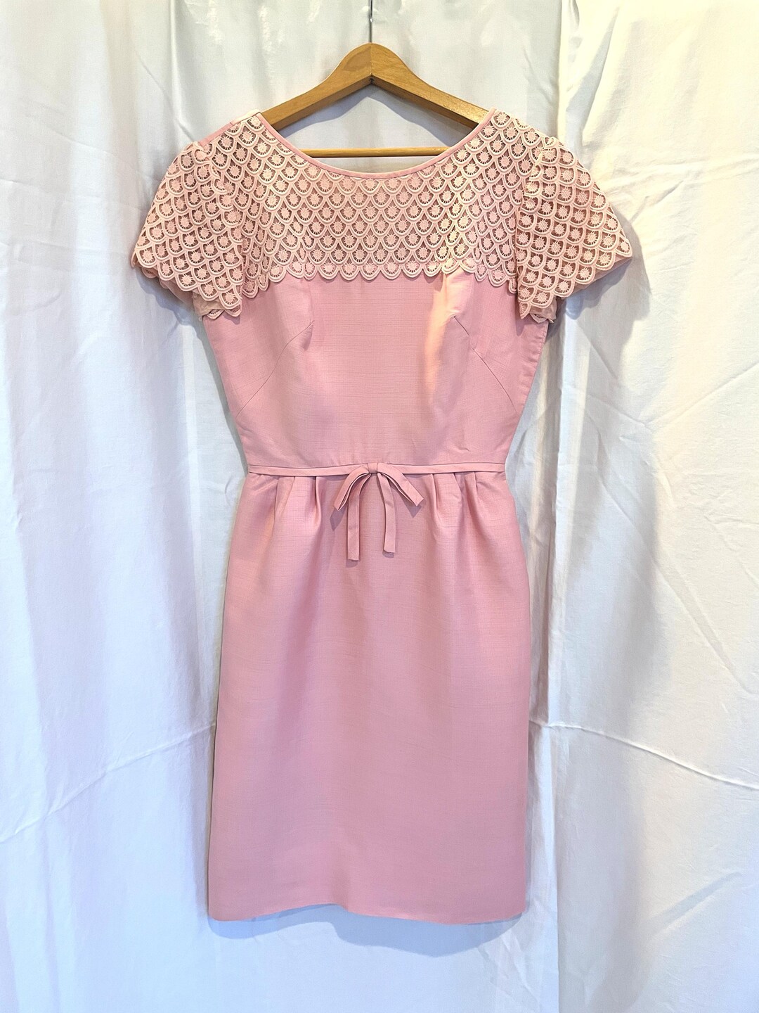 Vintage 1960s Pink Silk Shantung and Venetian Lace Sheath Dress - Etsy