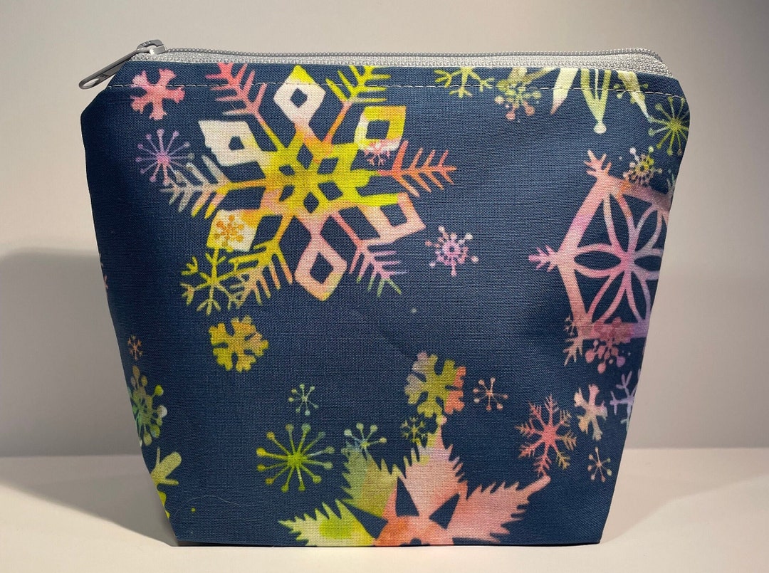 SMALL Navy Background With Multi-colored Snowflakes Zippered - Etsy