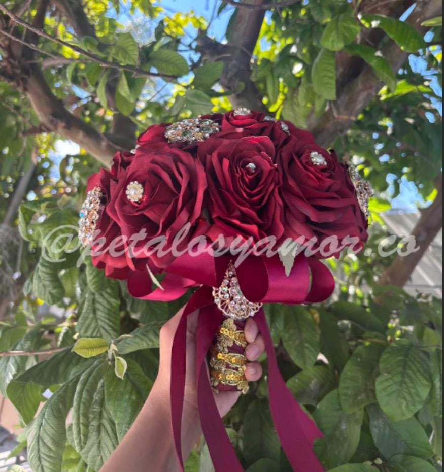 Ramos De Quince, Flower Bouquet for Sweet 16 - Etsy