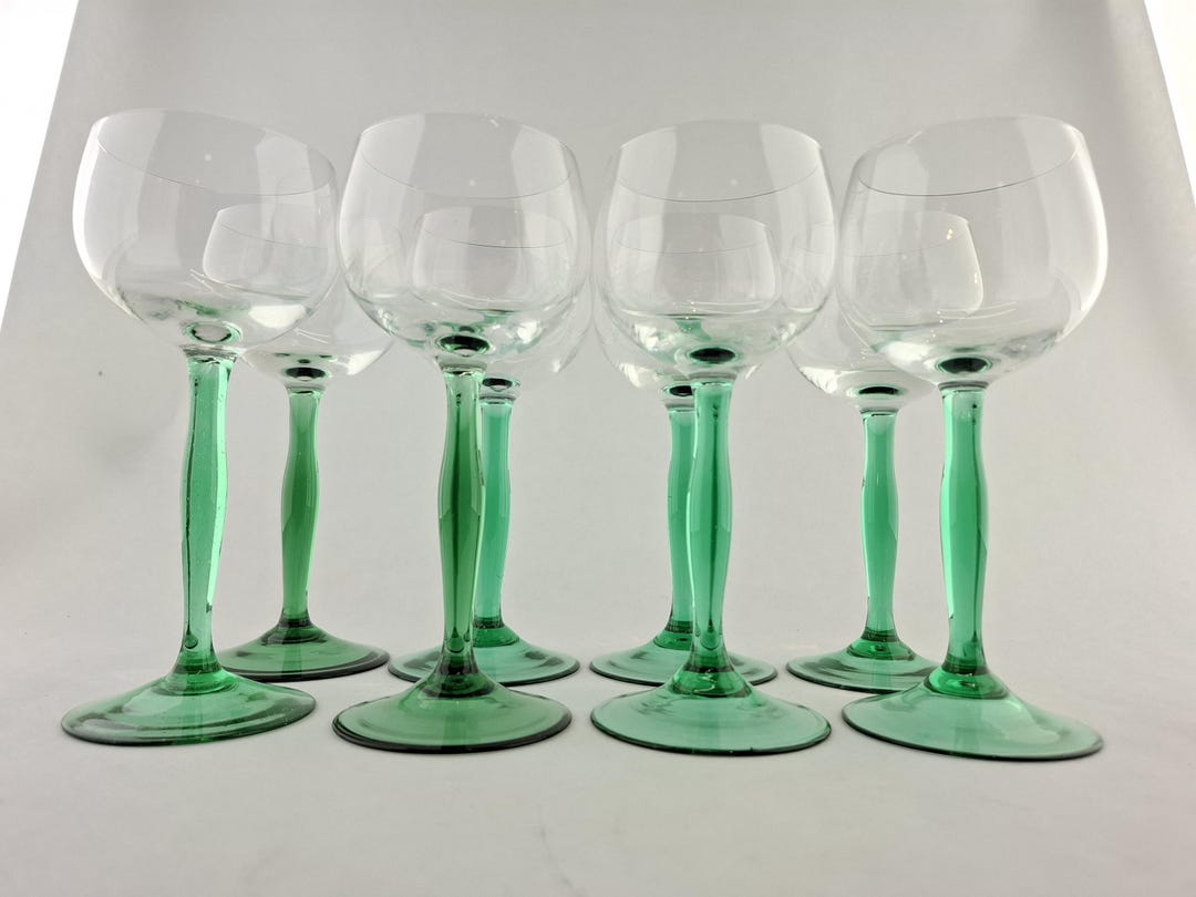 Finnish Glassware Set of 8 “frogleg” Wine Glasses by Göran Hongell for ...