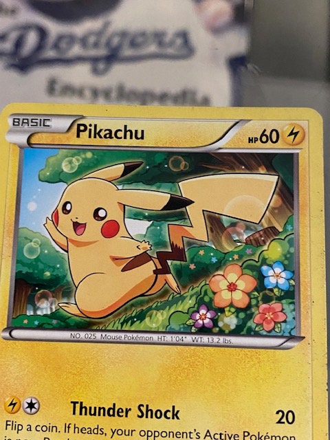 Pikachu Thunder Shock 60 HP Pokemon Trading Card Rare Pika Great ...