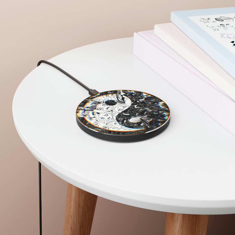 Ahegao Girl Wireless Charger, Anime Phone Charger Yin Yang - Etsy
