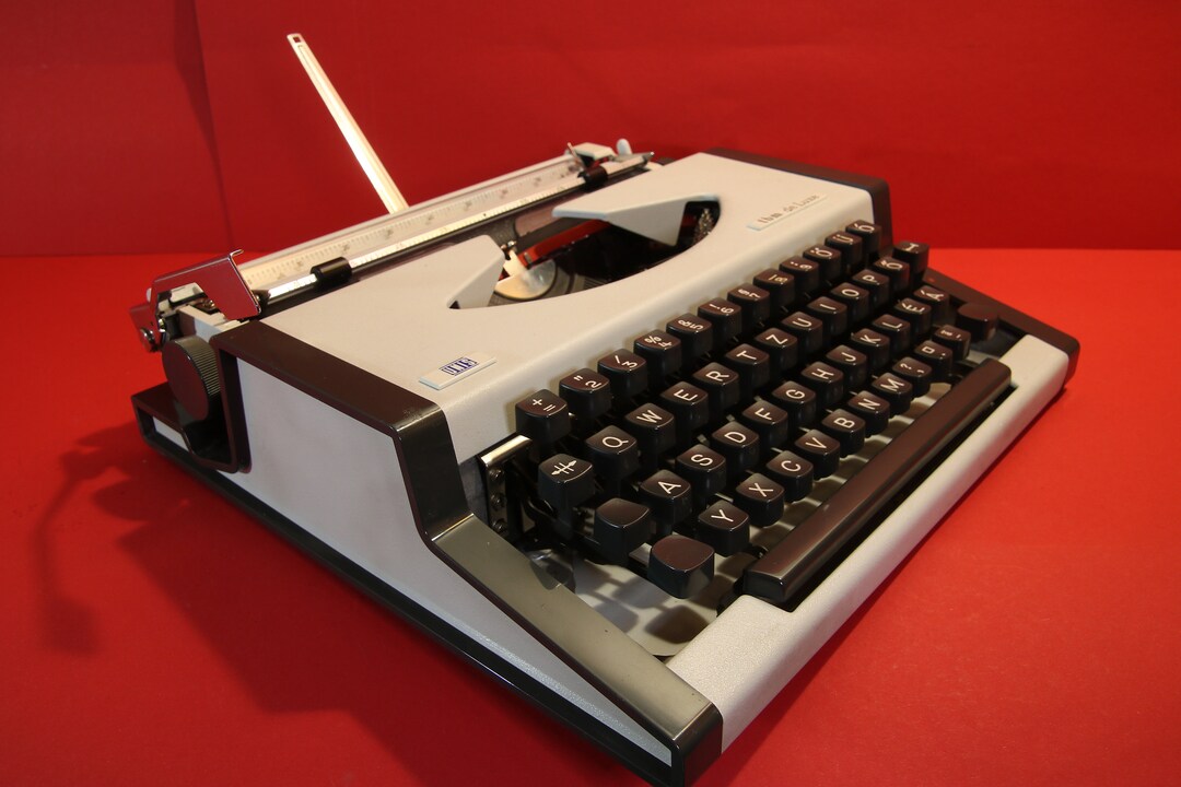 Vintage Unis TBM Deluxe Typewriter From 70s DDR - Etsy