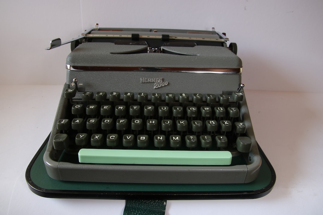 Vintage Typewriter Hermes 2000 - Etsy