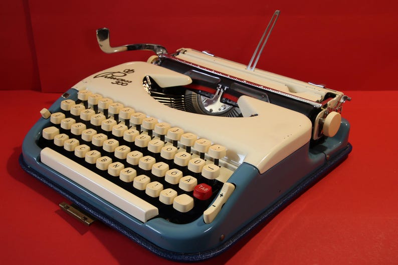 Vintage Princess 300 Blue/cream Coloured Typewriter Keller&knappich W ...