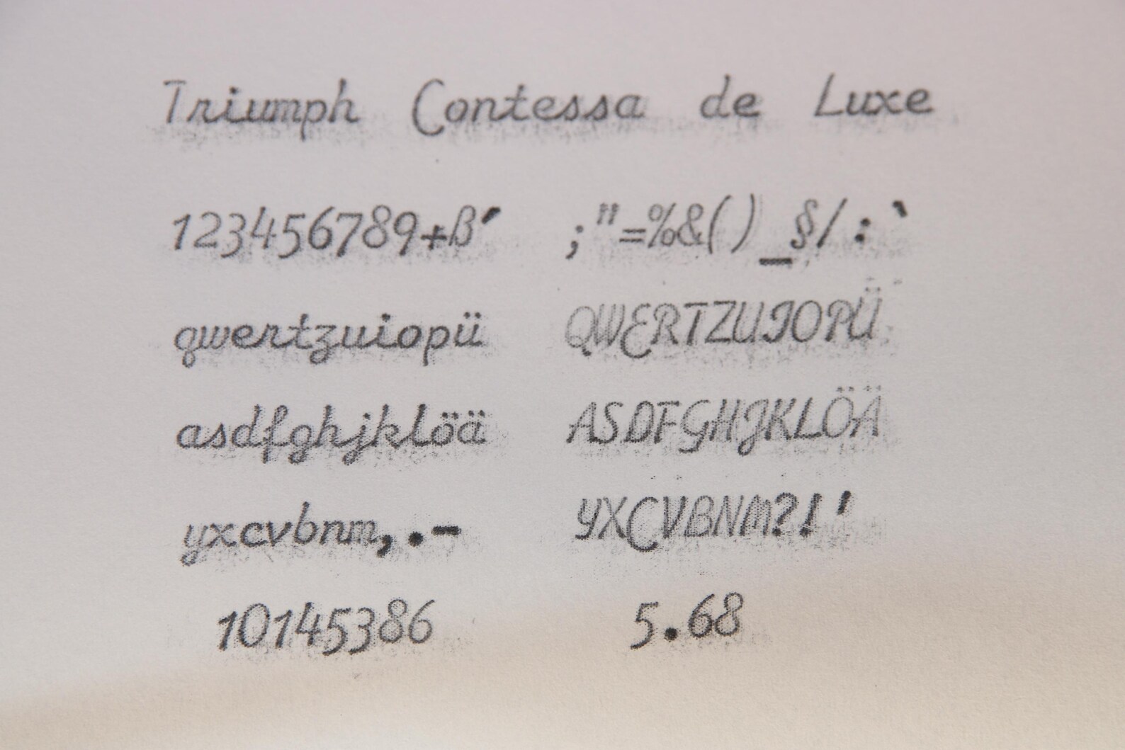 Cursive Triumph Adler Contessa Deluxe Made in Germany Beautiful Orange ...