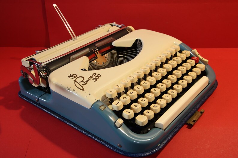Vintage Princess 300 Blue/cream Coloured Typewriter Keller&knappich W ...