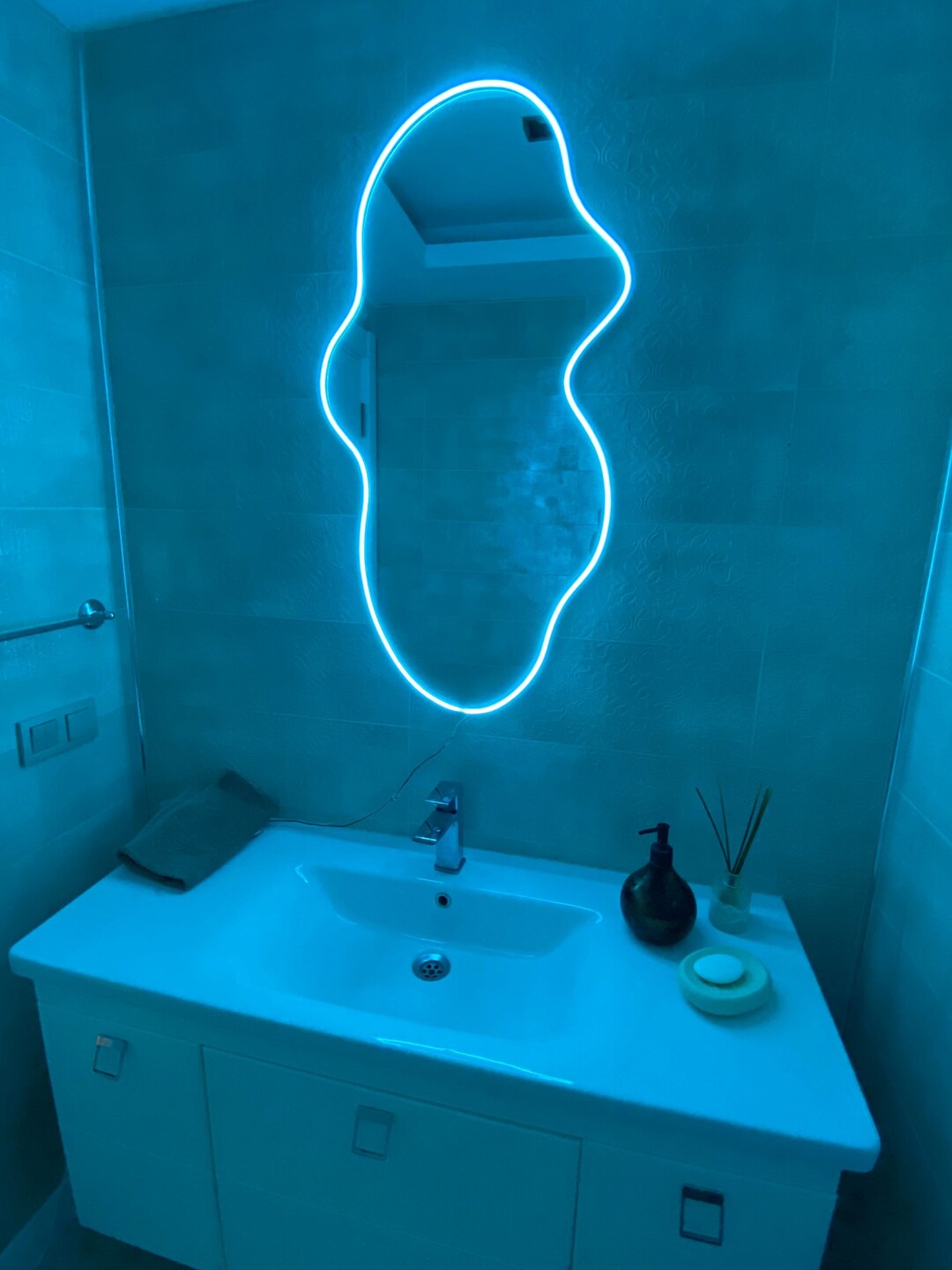 Asymmetrical Mirror/ Custom Neon Mirror/ Neon Sign Art/ - Etsy