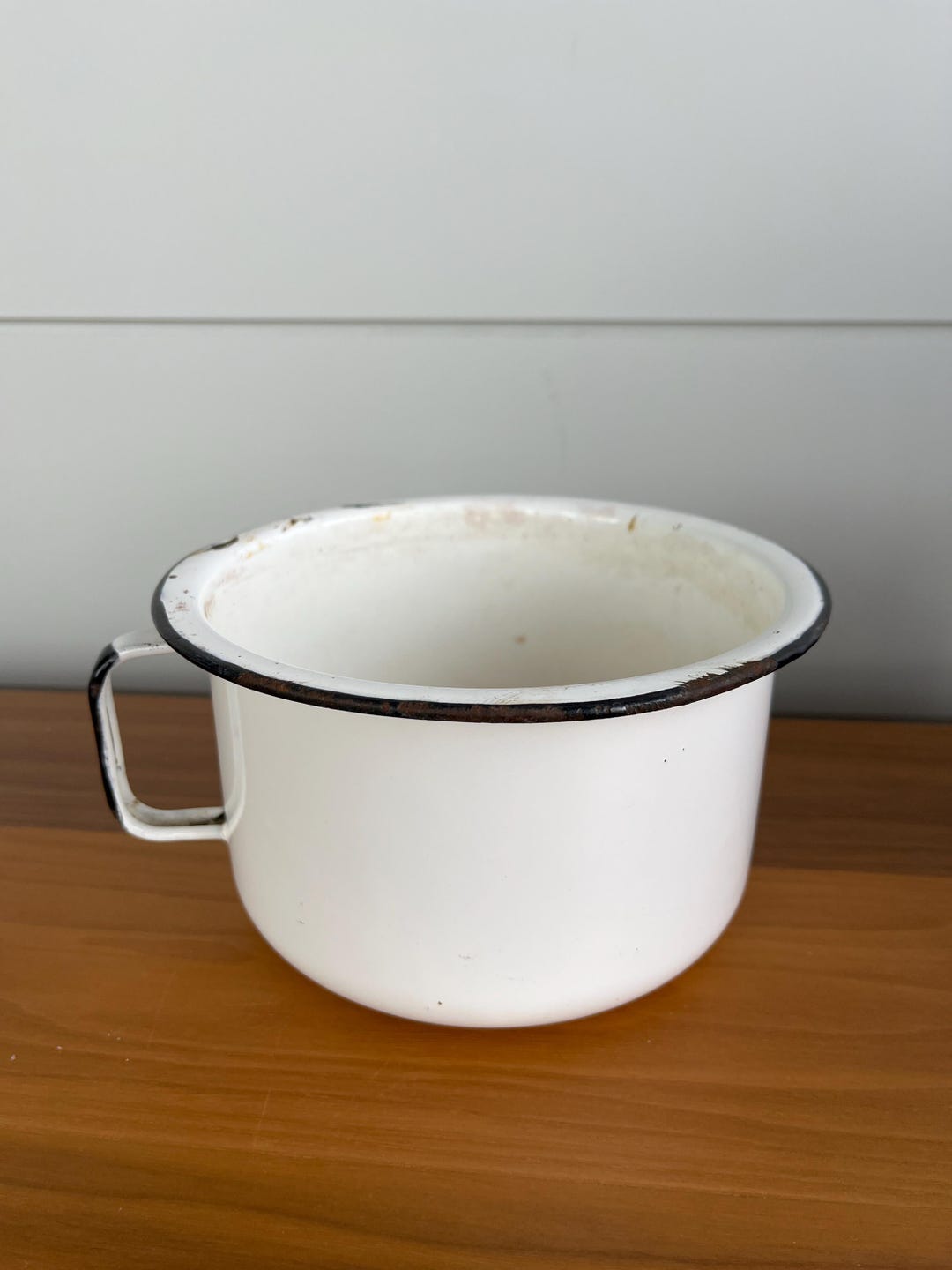 Pair of Vintage Enamelware Chamber Pots Farmhouse Kitchenware - Etsy