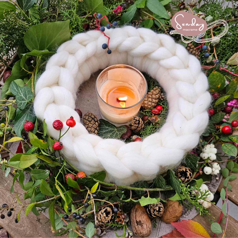 Christmas Chunky Wool Roving Wreath, Knit Advent Wreath or Table ...