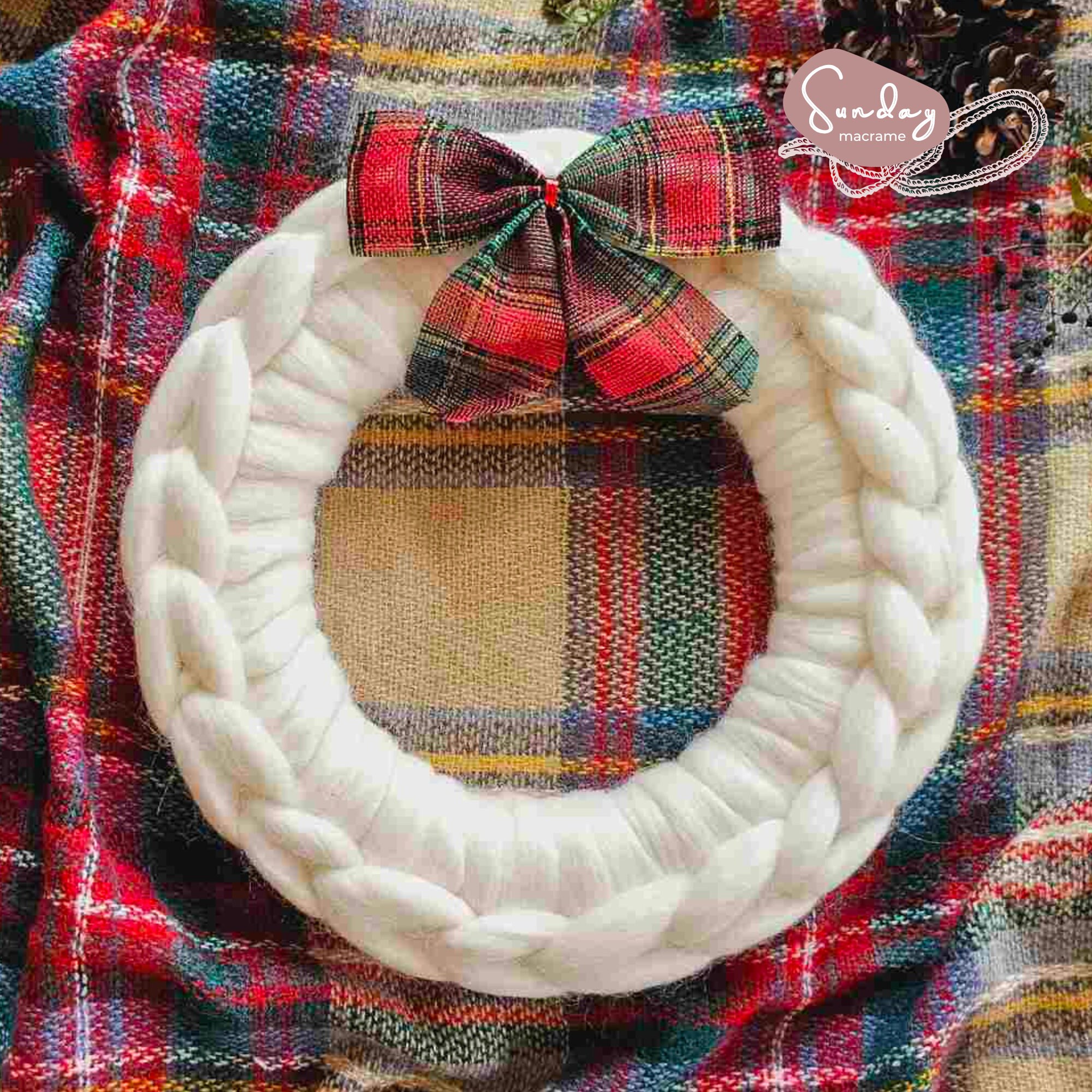 Christmas Chunky Wool Roving Wreath, Knit Advent Wreath or Table ...