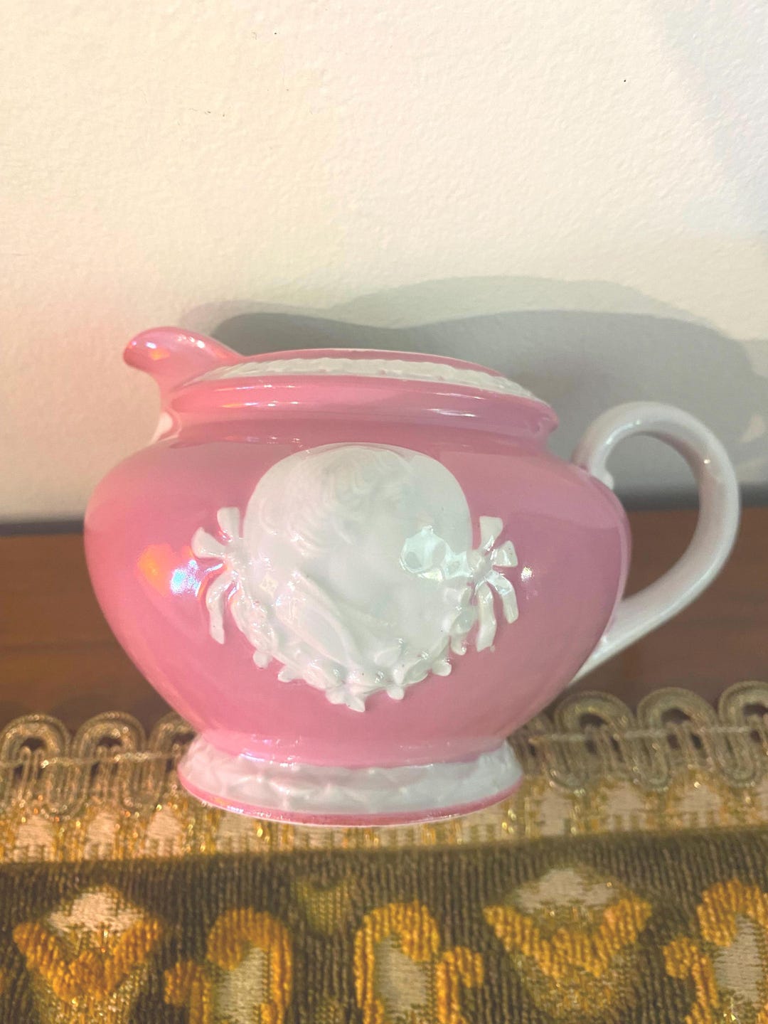 Musterschutz Pink Cameo Creamer - Etsy