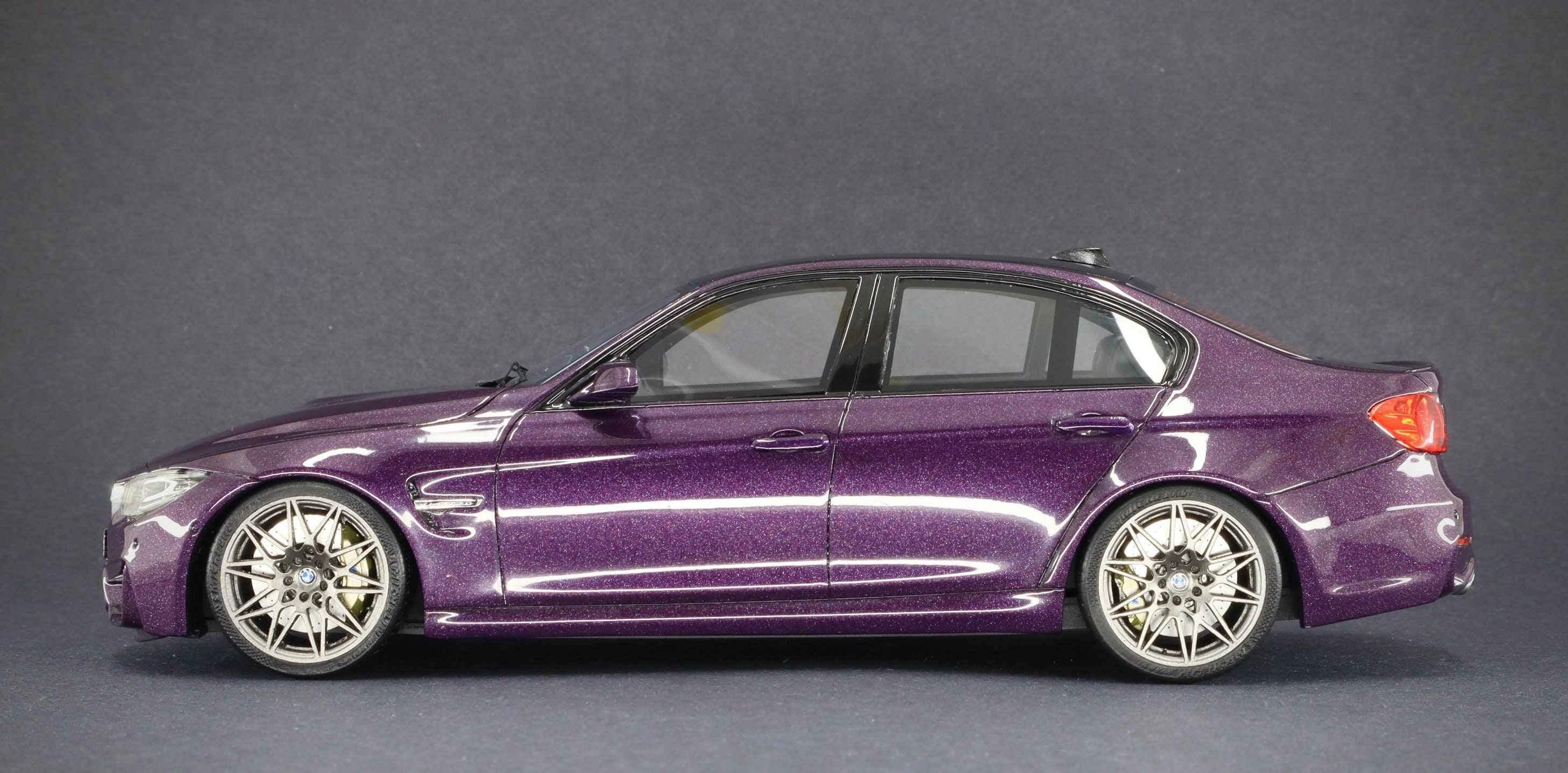 Kitbox/pzy 1/24 BMW (F80) M3 Daytona Violet Handmade Model Display Kit ...