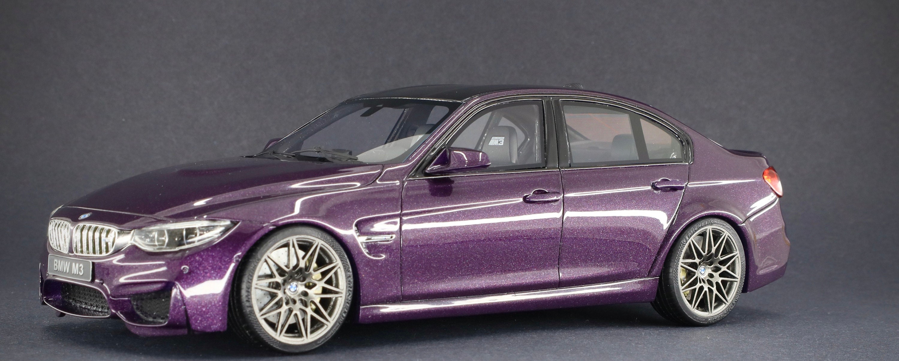 Kitbox/pzy 1/24 BMW (F80) M3 Daytona Violet Handmade Model Display Kit ...