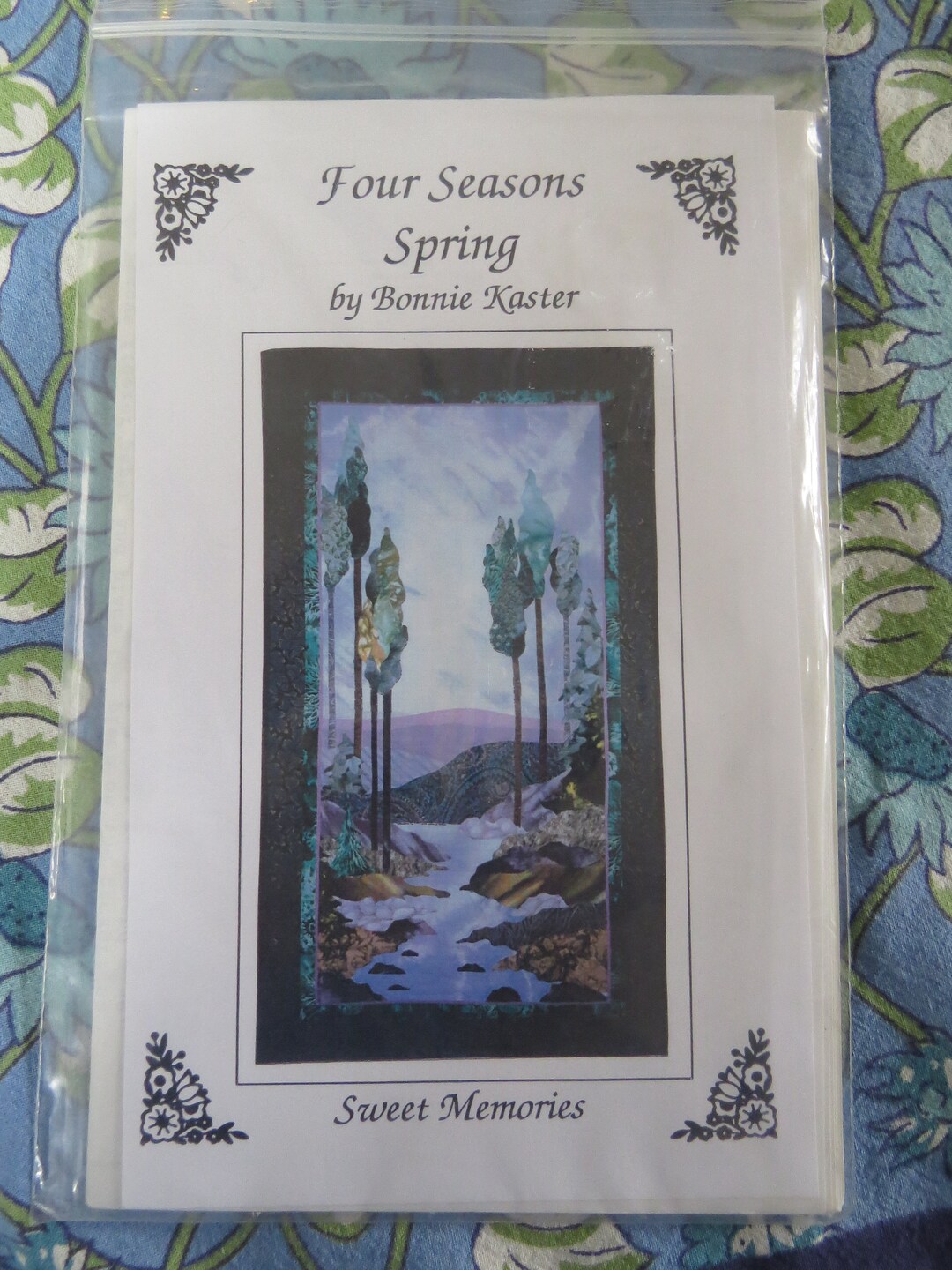 Four Seasons Spring Wall Quilt Pattern by Bonnie Kaster - Etsy