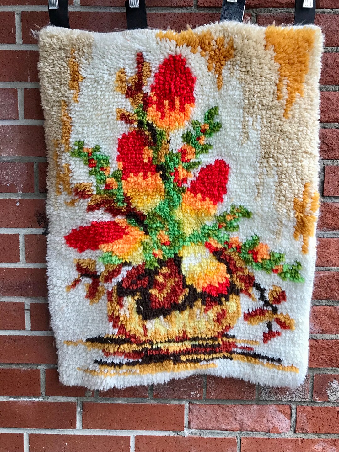 Vintage Tufted Rug / Latch Hook Wall Hanging of Floral Bouquet in Vase ...