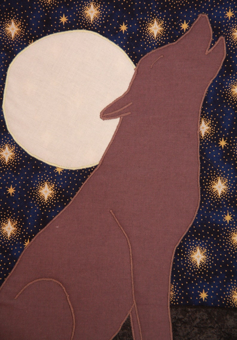 Wolf Animal Applique Quilted Wall Hanging - Etsy