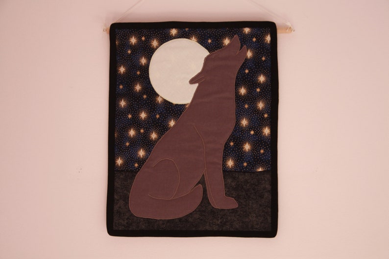 Wolf Animal Applique Quilted Wall Hanging - Etsy