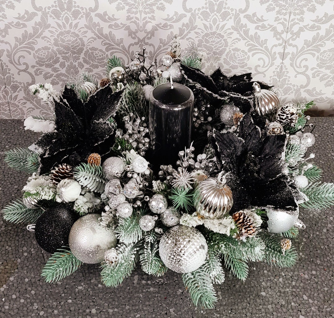 Christmas Wreath With a Candle, Christmas Wreath, Table Arrangement ...
