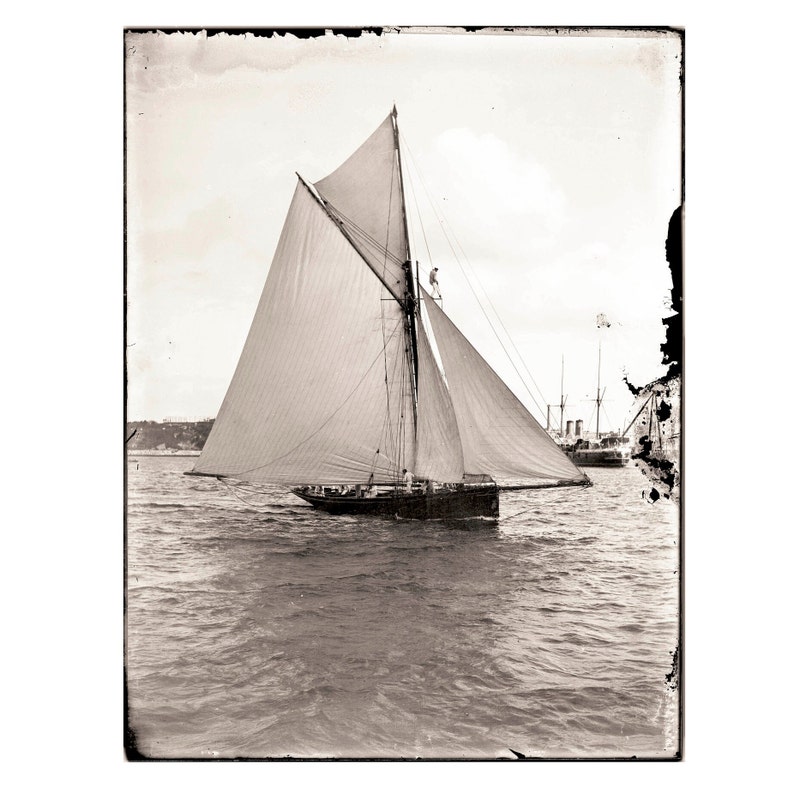 1 NOSTALGIC Yacht SAILING PHOTO ... Photo of Vintage Sailingboat Betwen ...