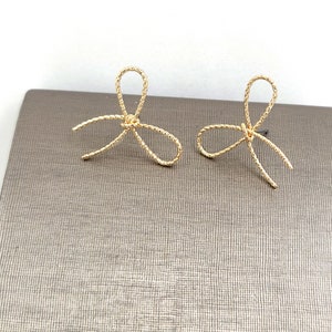 Dia-cut Textured Bow Stud Earrings, Brass Bow Stud Earrings for Woman ...