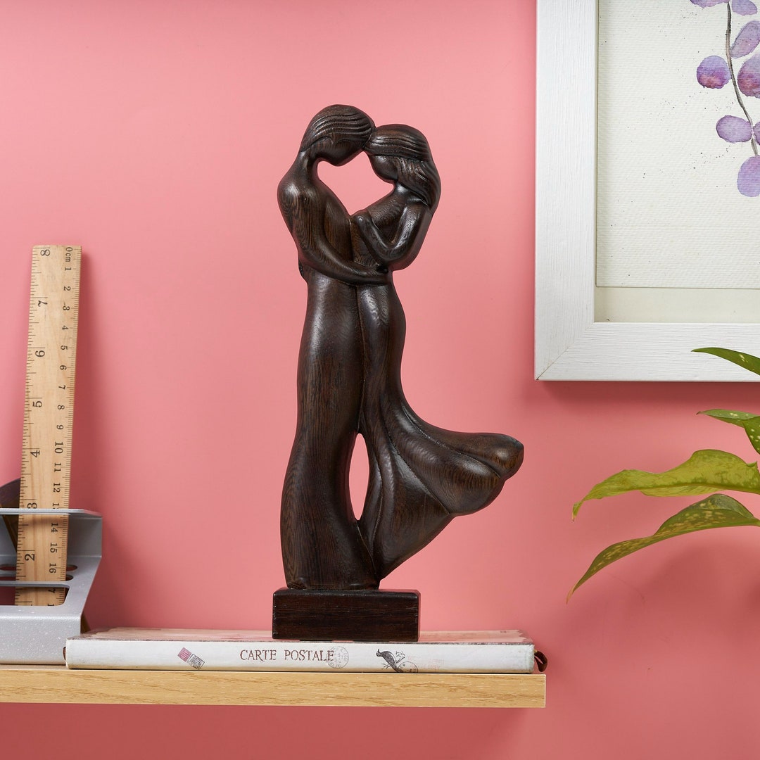 Wooden Couple Statue - Embracing Couple Statue - Gift for Wedding Day ...