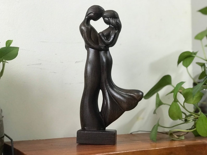 Wooden Couple Statue - Embracing Couple Statue - Gift for Wedding Day ...