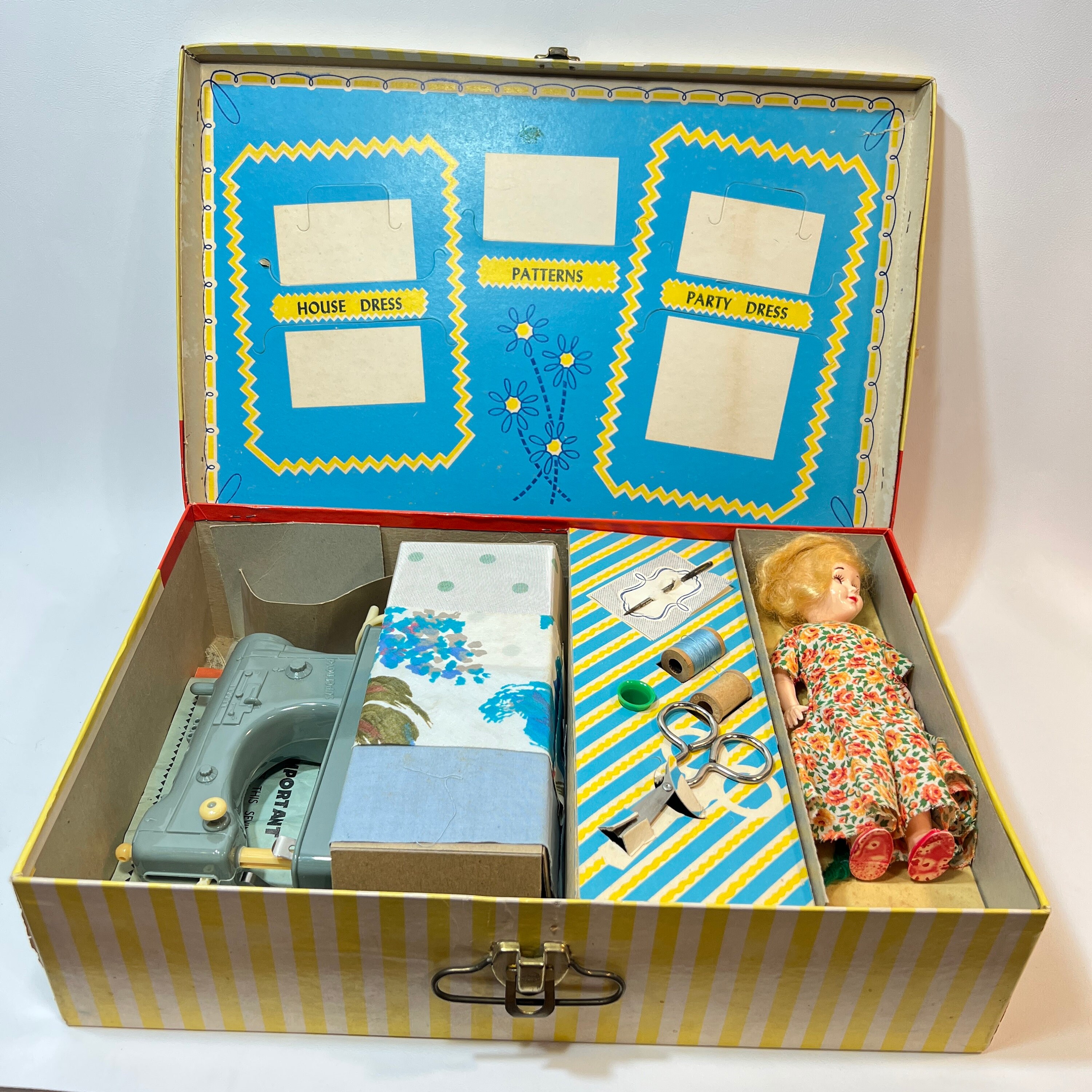 Vintage Nicchi Little Miss Sewing Kit, Near Mint WORKS - Etsy