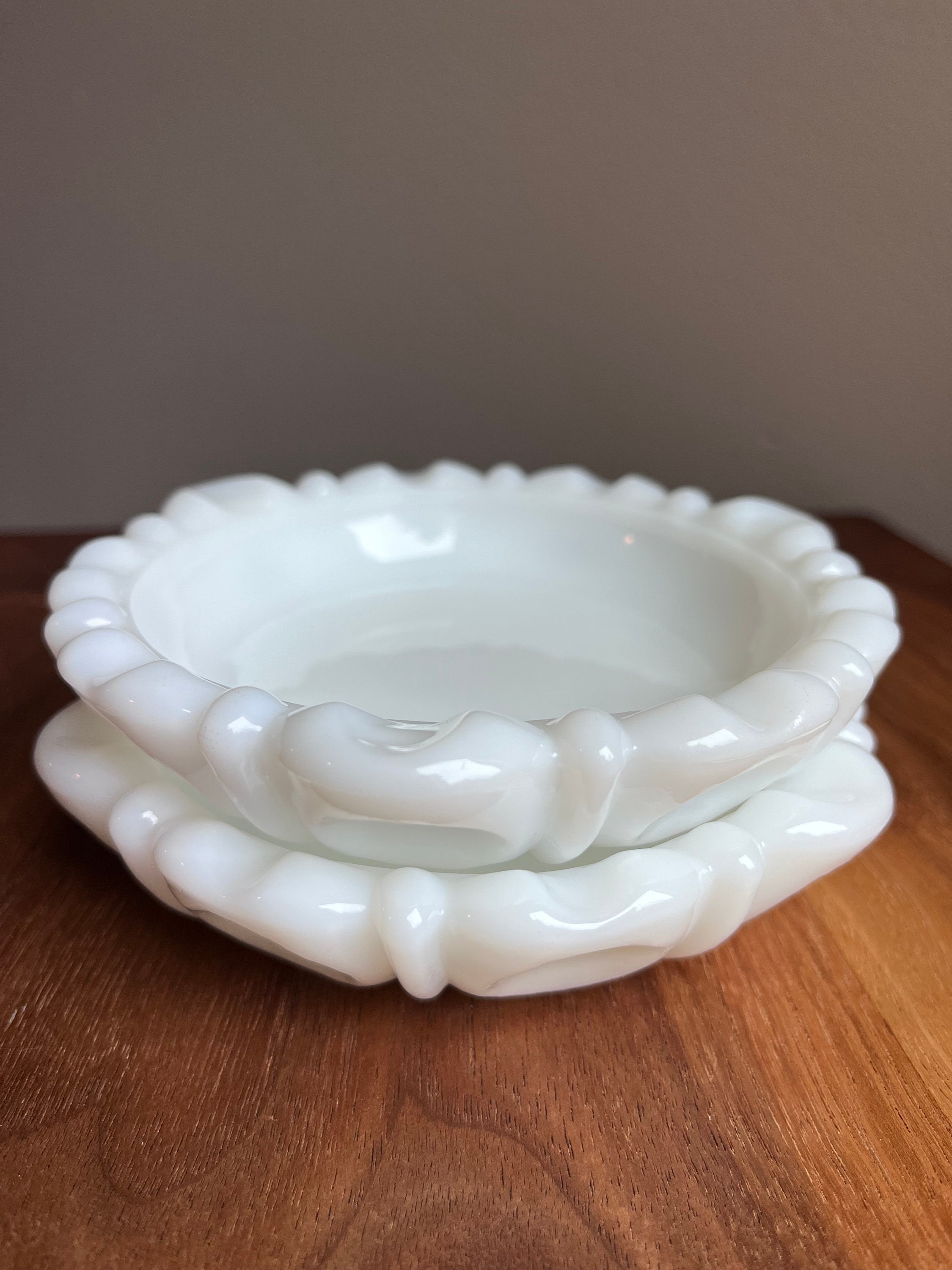 Anchor Hocking (set of 2) Milk Glass Ashtrays - Etsy