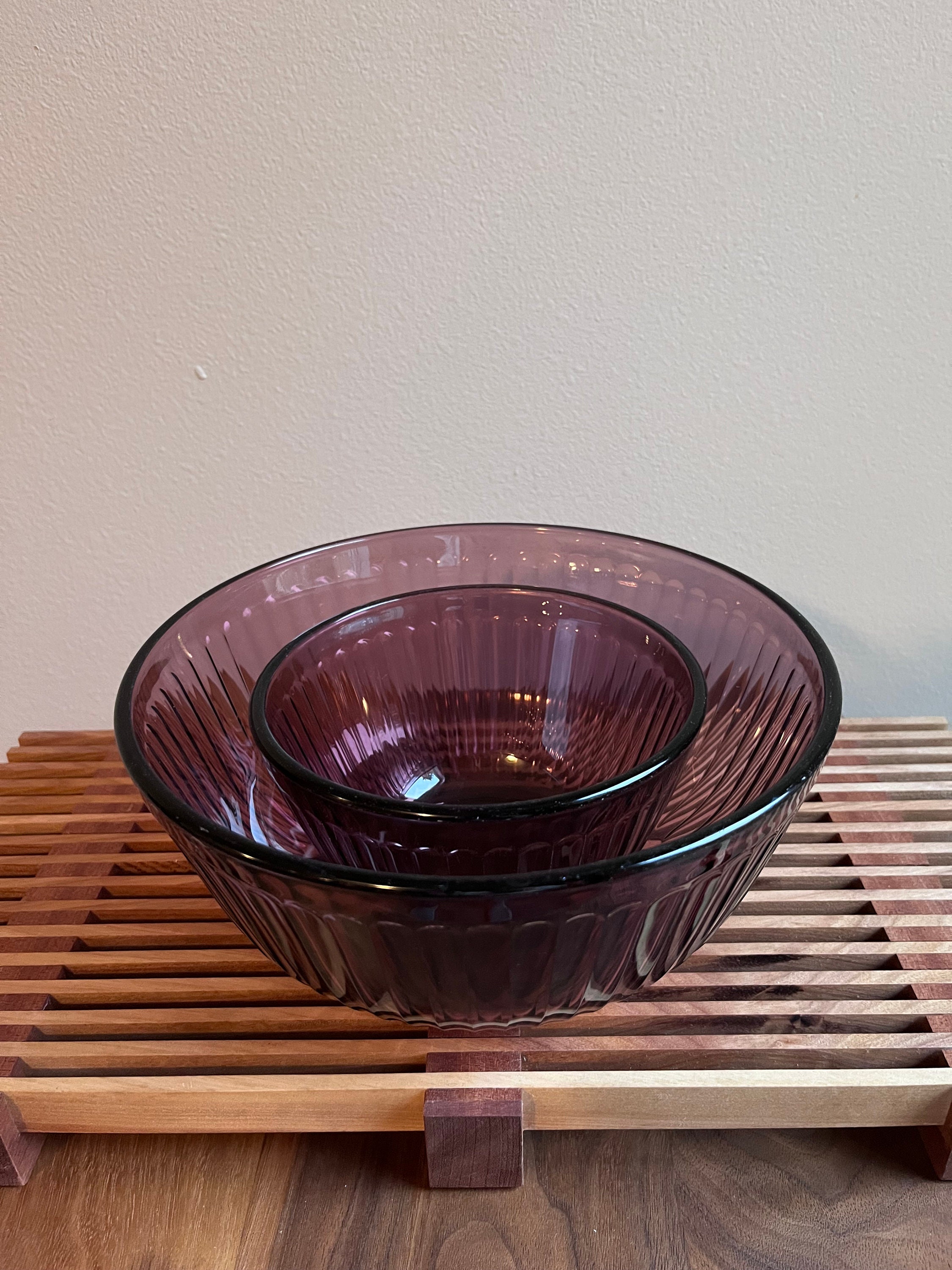 Pyrex Cranberry Ribbed Mixing Bowls 7403-S 2.5L and 7401-S 3 Cup Set of ...