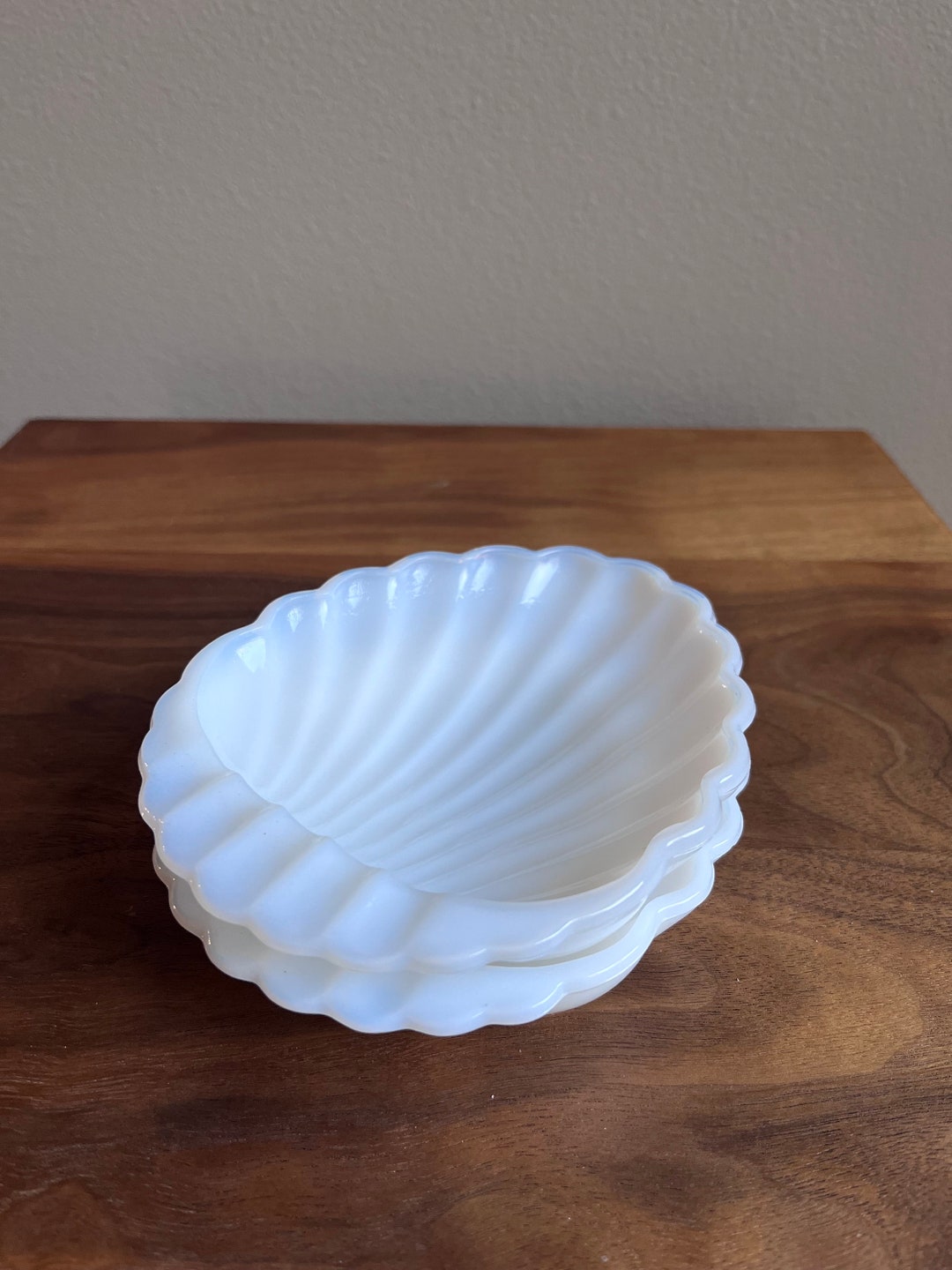 Vintage (set of 2) Milk Glass Shell Dish, Milk Glass Shell Trinket Dish ...