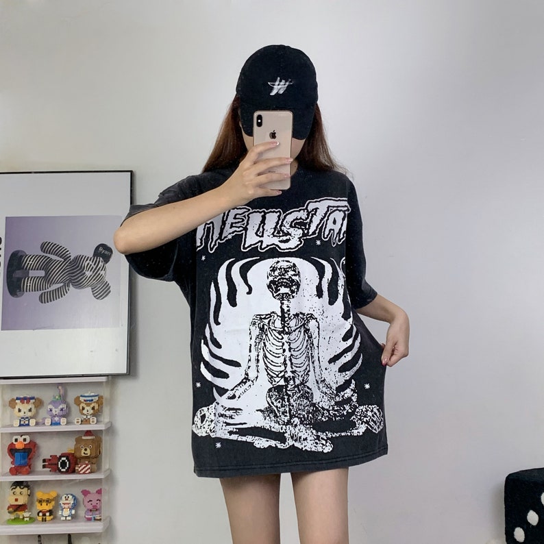 Hellstar Studios Camiseta Manga Corta Inner Peace - Etsy España