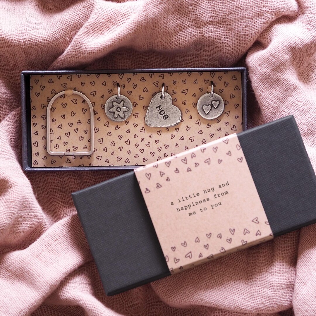 Mini 'hug' Charms Friendship Keyring With Flower, 'hug' Heart and Two ...