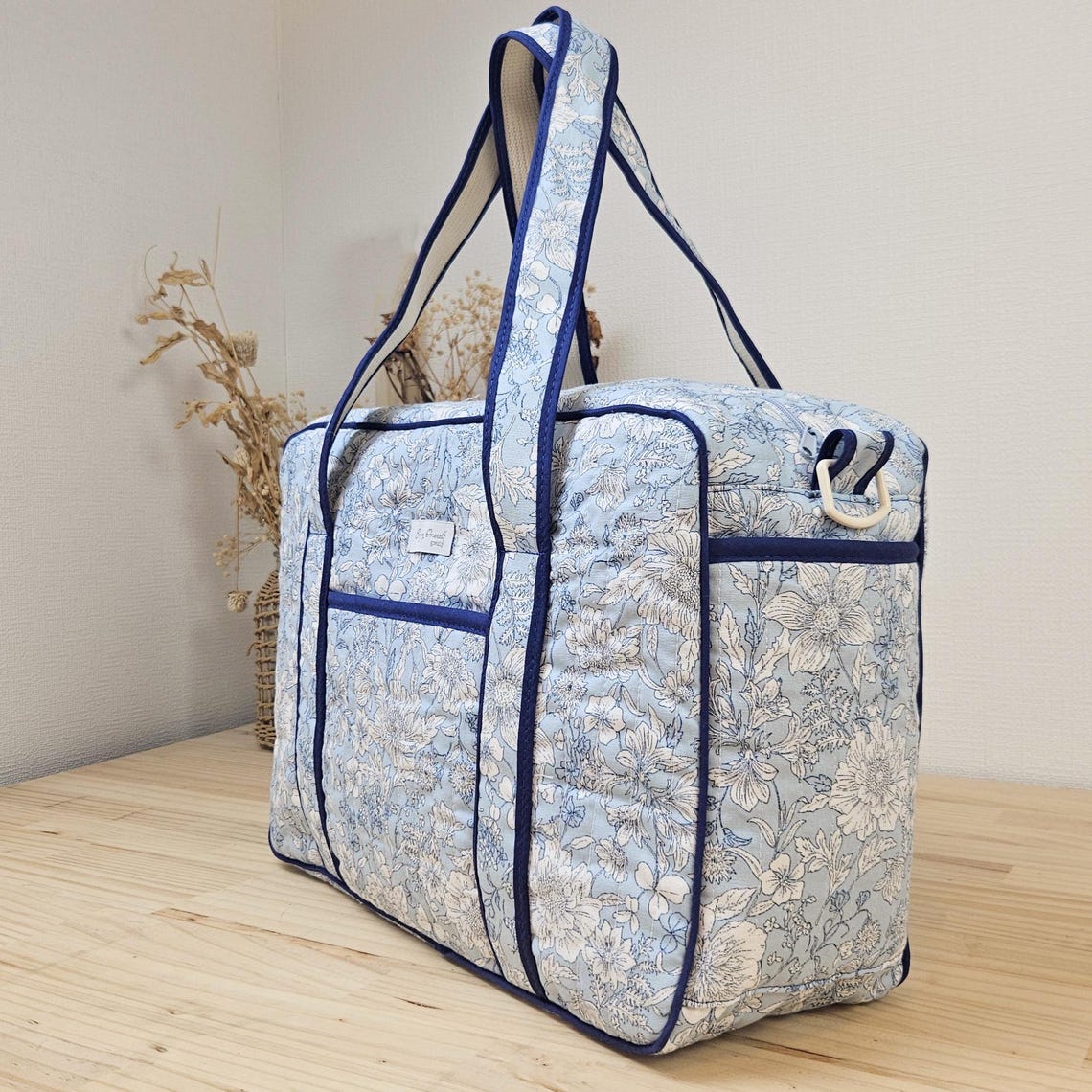 Quilted Weekend Travel Bag With Pockets - PDF Sewing Pattern & Video ...