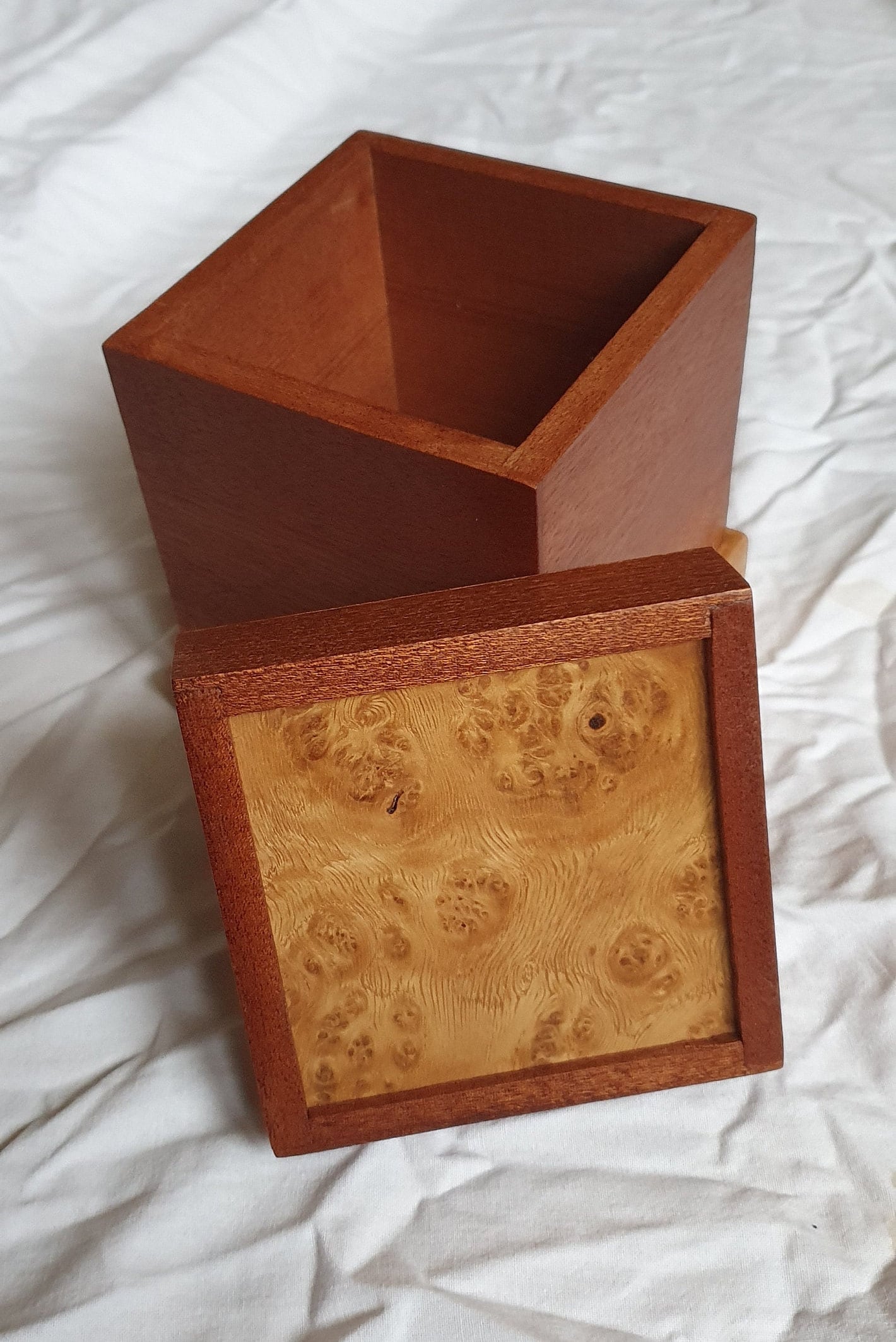 Handmade Sapele Box, Oak Veneer and Base - Etsy