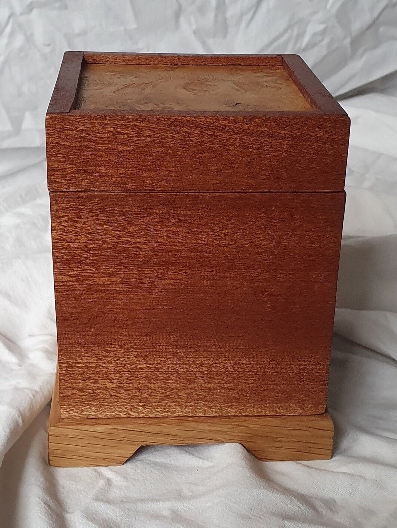 Handmade Sapele Box, Oak Veneer and Base - Etsy