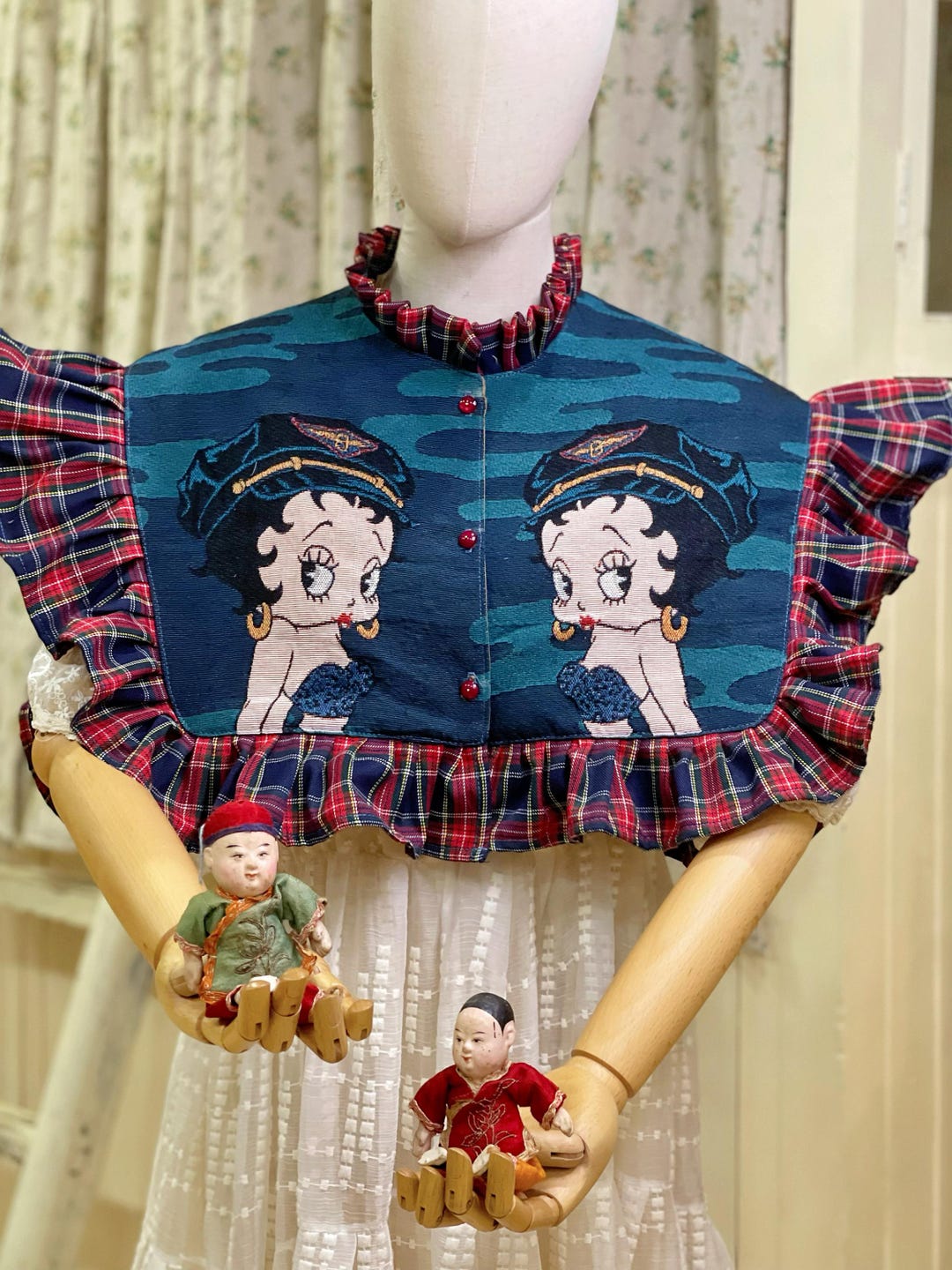Betty Boop Modern Retro Shawl | Tapestry × Plaid Romance - Etsy